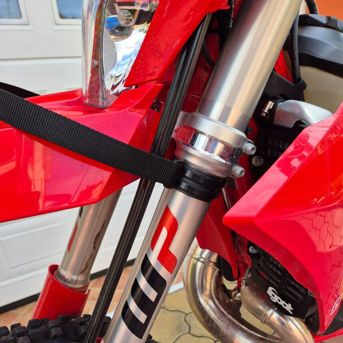 Enduro Lift Strap Kit GAS GAS 2+4 Stroke 2024> Black – InSinct